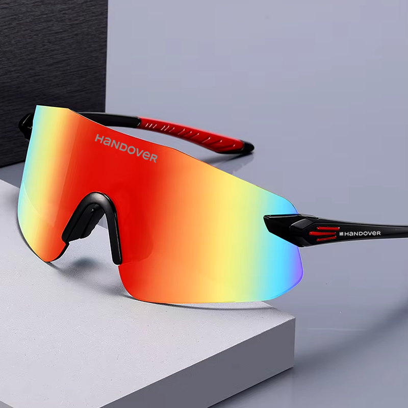 AERO BLACK RED – Handover